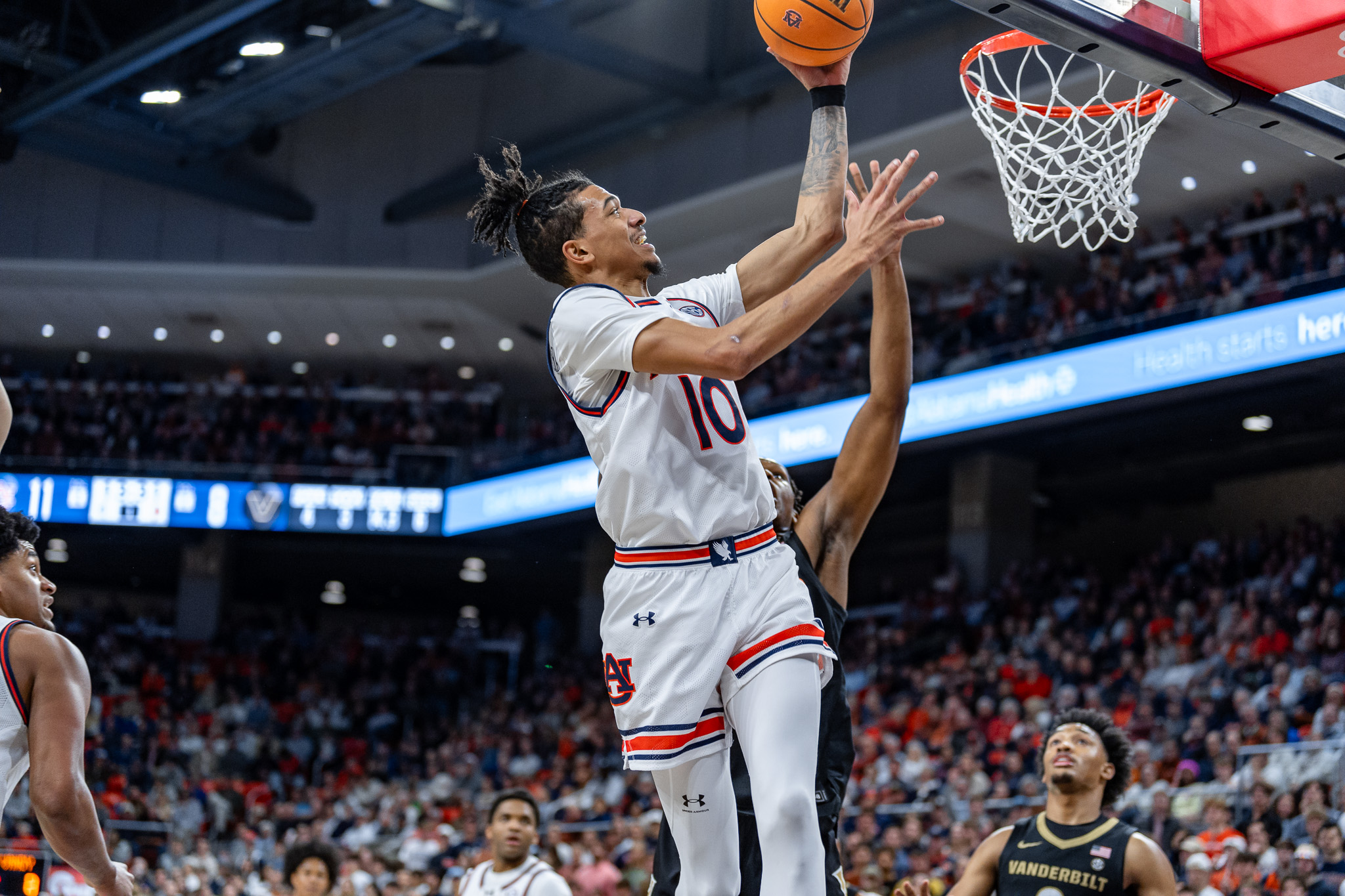 Scenes from the Tigers' dominating win over the Commodores