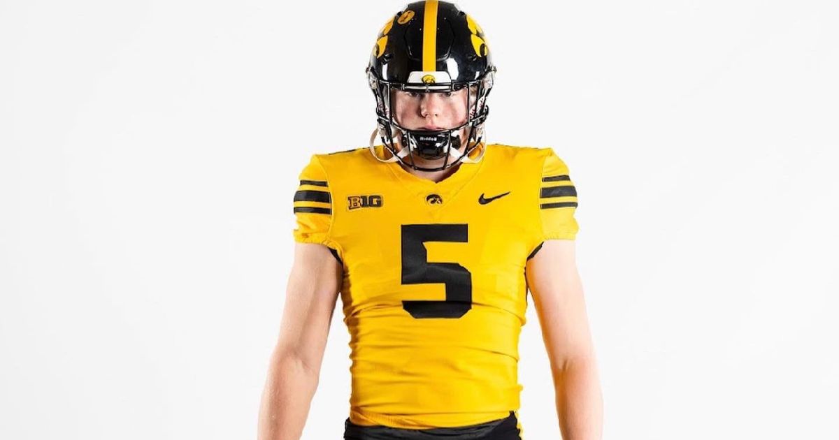 Cooney commits to the Iowa Hawkeyes