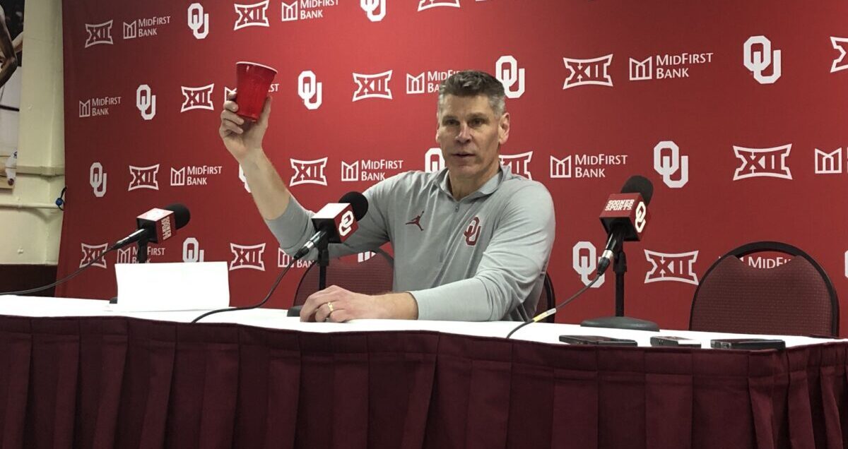 OU head coach Porter Moser pays tribute to Toby Keith