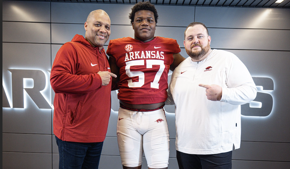 4-star offensive lineman Carius Curne commits to in-state Arkansas - On3