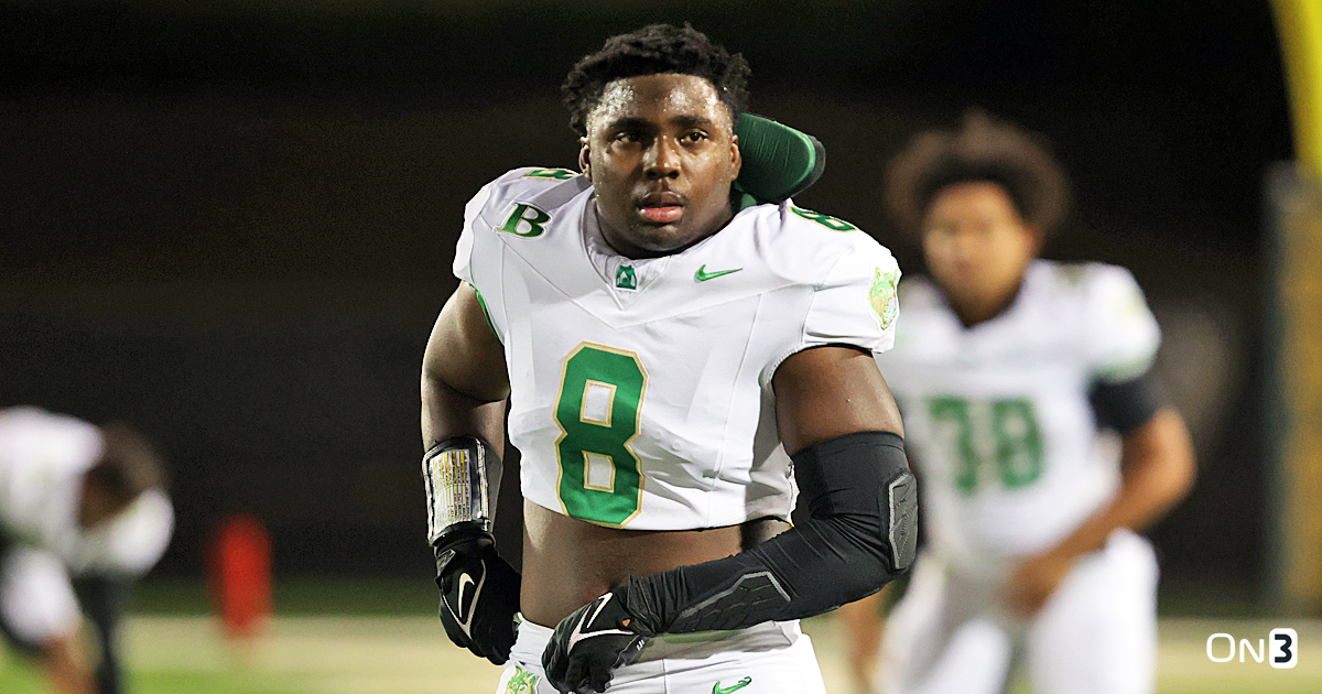 2025 LB Mantrez Walker announces top five schools - On3