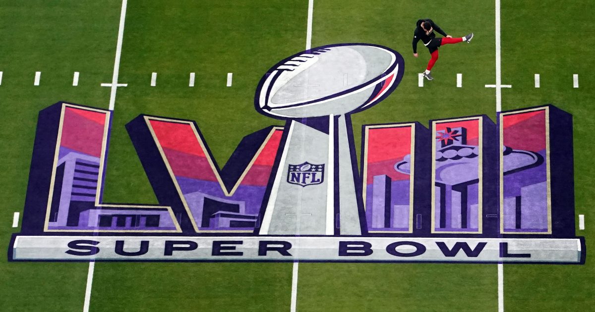 Kristin Juszczyk designs jacket for Kyle's Super Bowl LVIII arrival