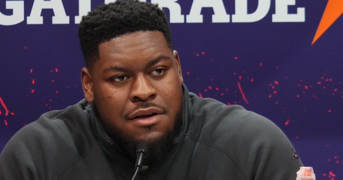 Chiefs OL Trey Smith shared WWE title belt to comfort young boy after ...