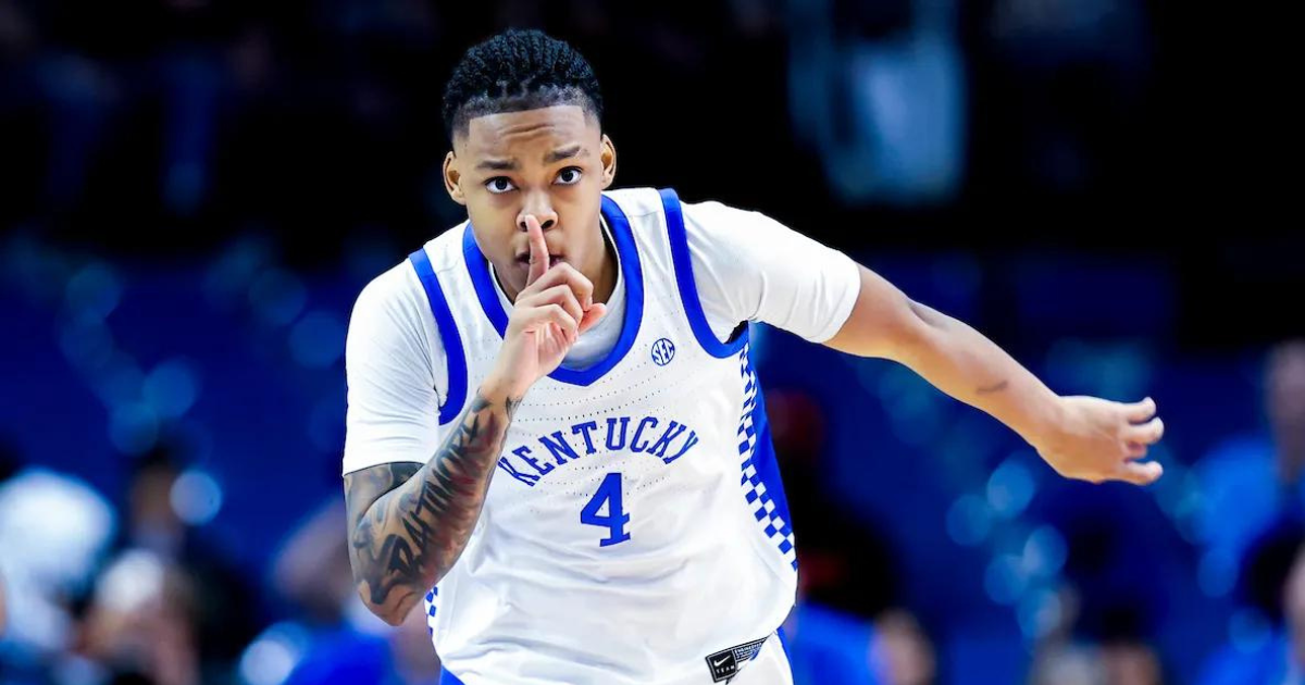 Eniya Russell leads her team in Kentucky WBB win over Florida