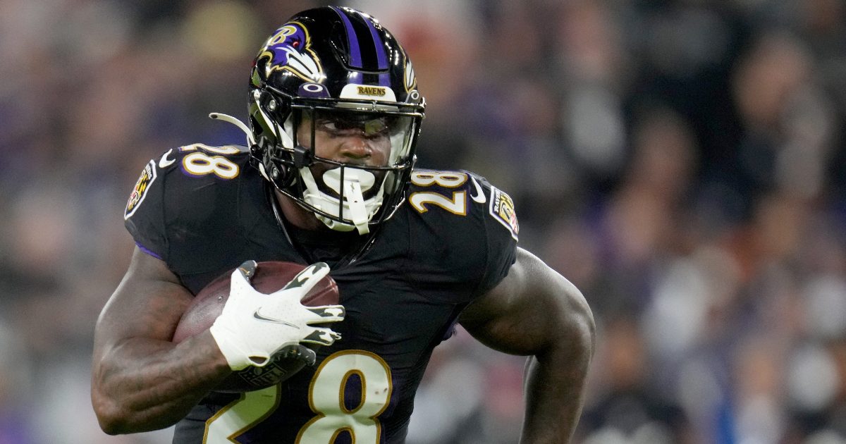 Former Gamecocks RB Mike Davis announces NFL retirement Former Gamecocks RB Mike Davis announces NFL retirement