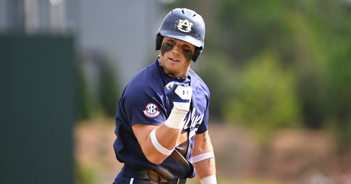 No. 14 Auburn splits doubleheader vs. UConn