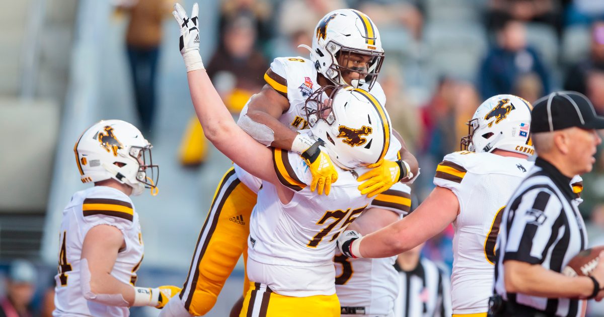 2024 NFL Scouting Combine offensive lineman 40-yard dash times