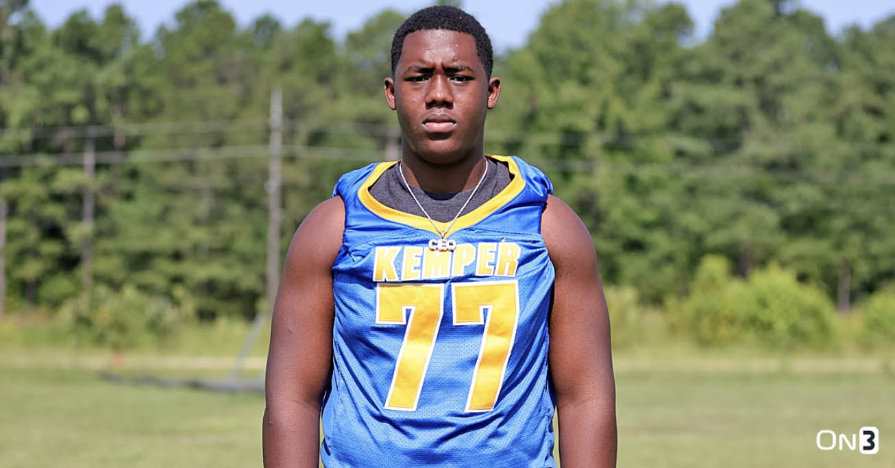 Florida State coaches make 4-star OT Mario Nash feel like 'priority'