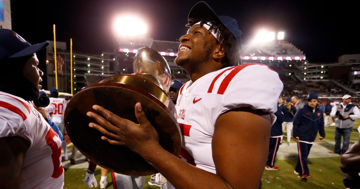 Jared Ivey reflects on his decision to return to Ole Miss for 2024 ...