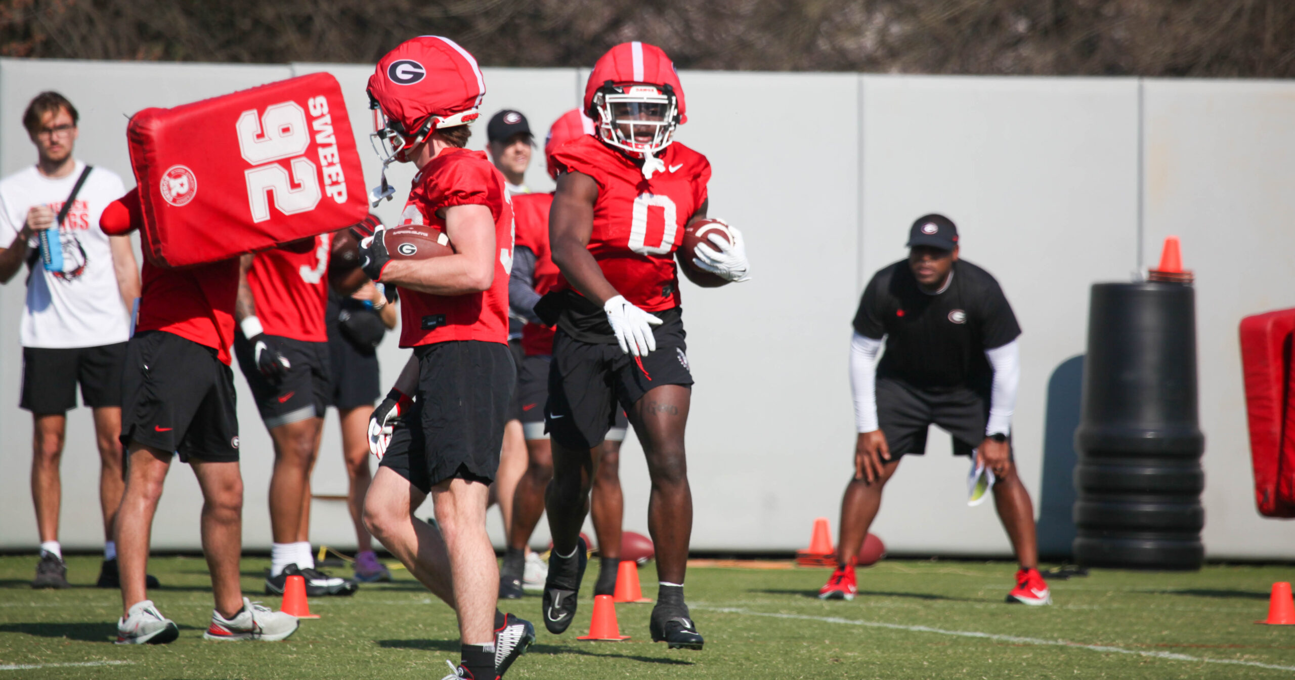 Practice Report: Georgia gets physical in full pads