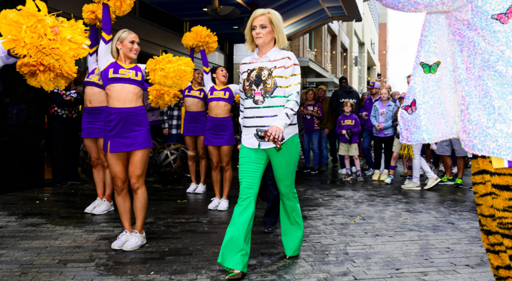 One of LSU WBB's top targets names top 10 schools - On3