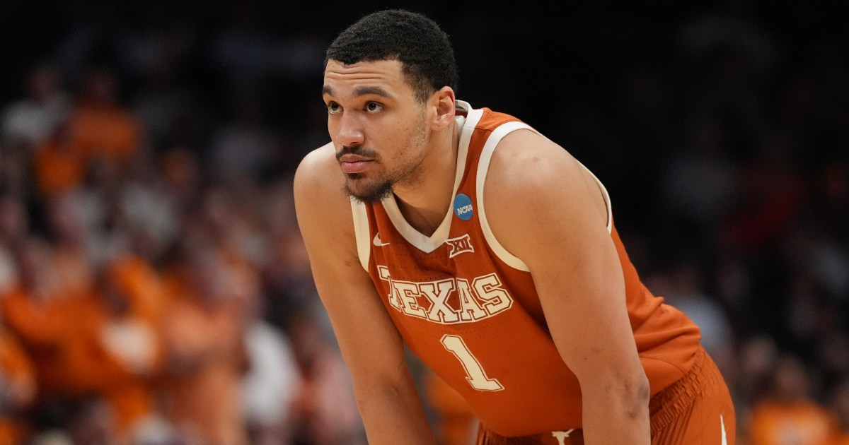 Brock Cunningham, Dylan Disu share moment during Eyes of Texas ...