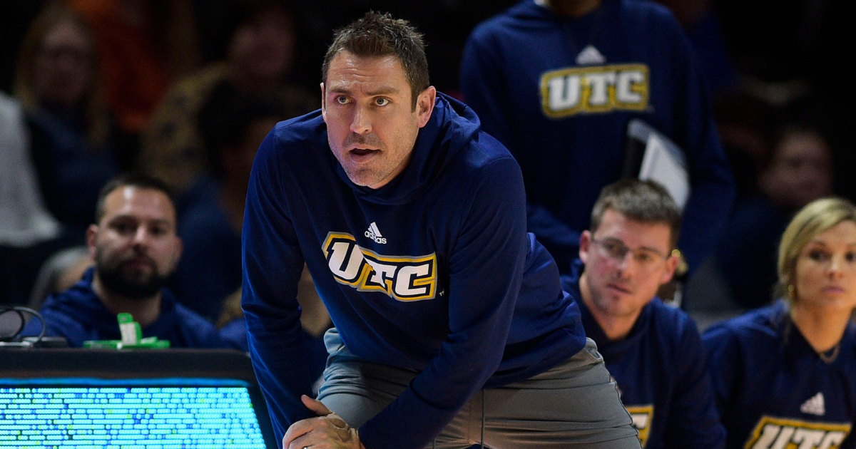 Clemson hiring Shawn Poppie from Chattanooga as women's basketball coach