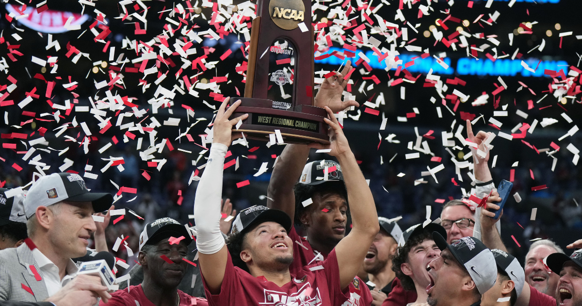 Mark Sears adds West Region MVP to his stellar senior résumé