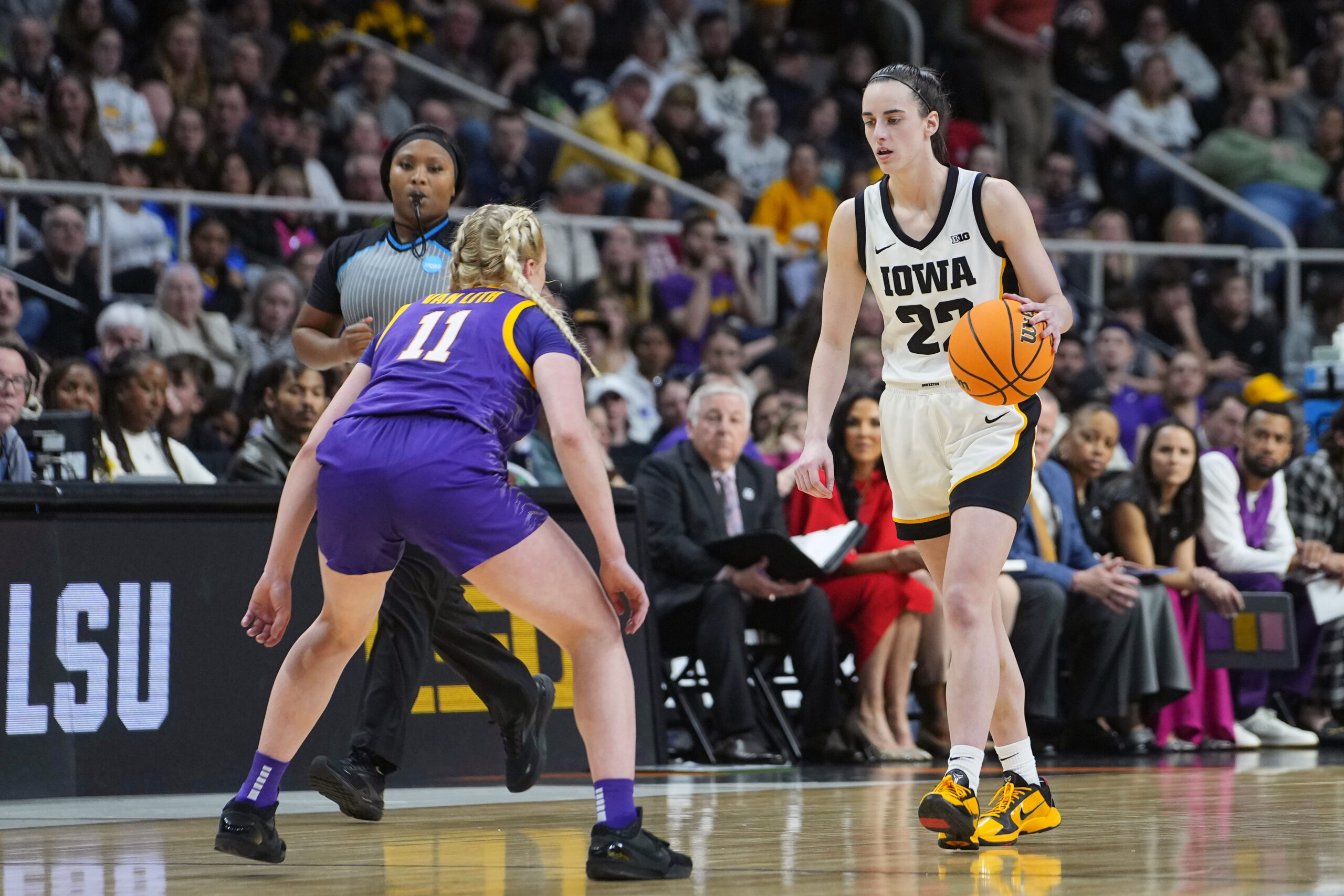 Report: Iowa-LSU Elite Eight game most-bet sporting event Monday ...