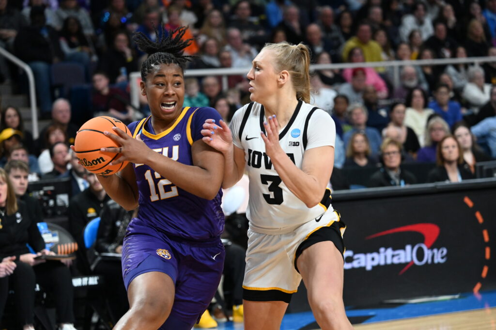 Photo Gallery: Hawkeyes beat Tigers