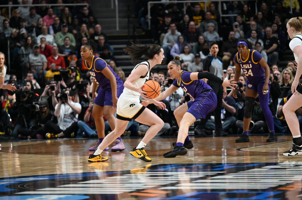 Photo Gallery: Hawkeyes beat Tigers