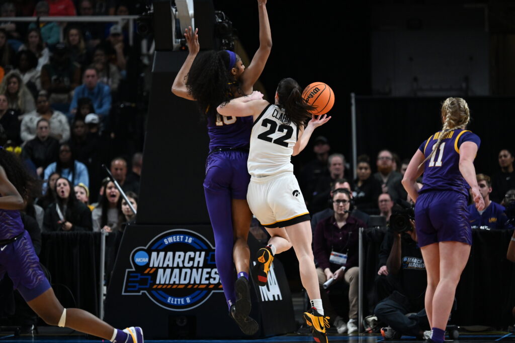 Photo Gallery: Hawkeyes beat Tigers