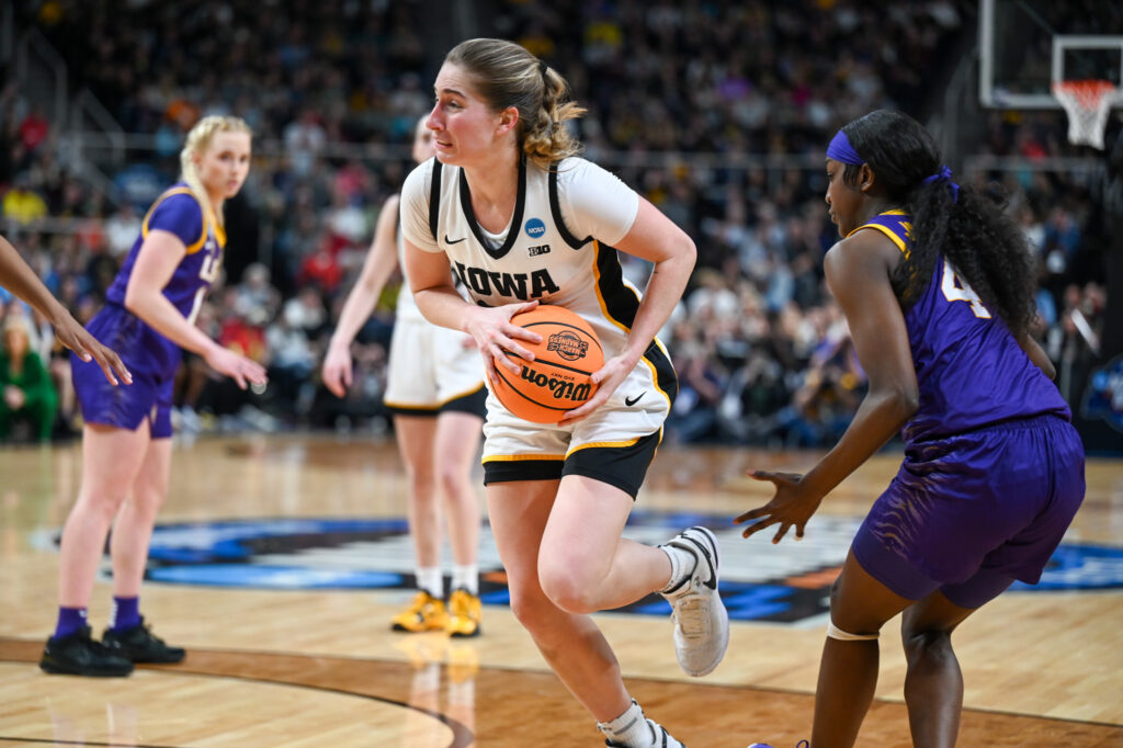 Photo Gallery: Hawkeyes beat Tigers