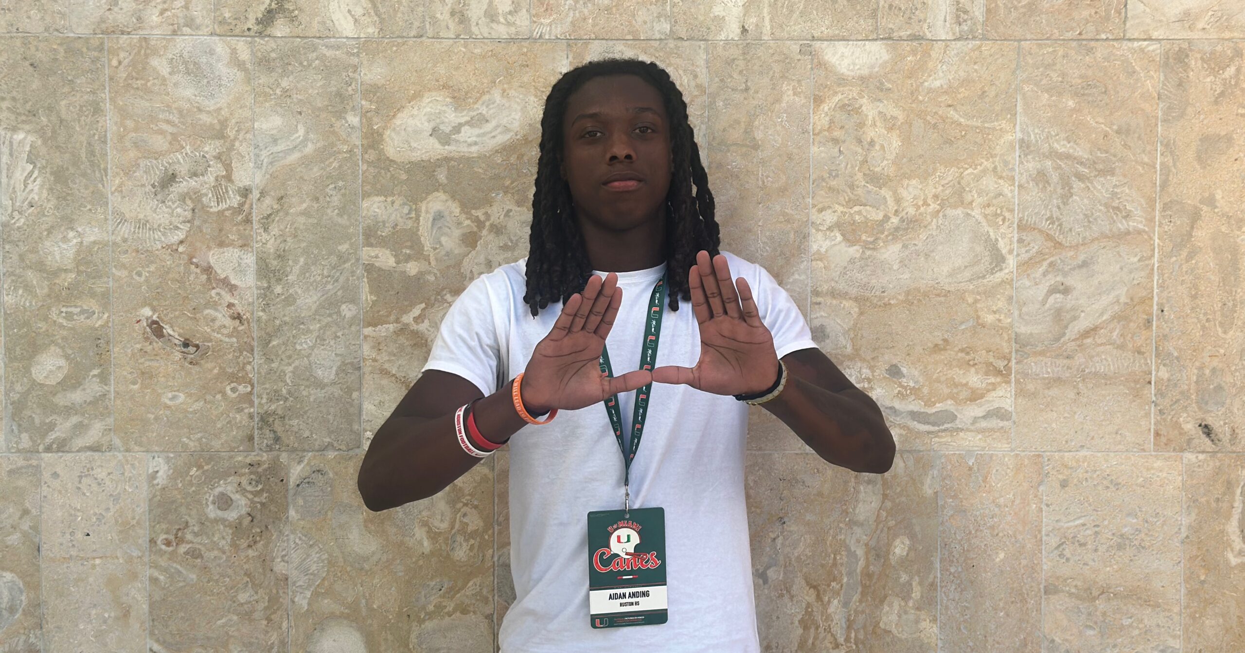 Miami emerging as a contender for CB Aidan Anding