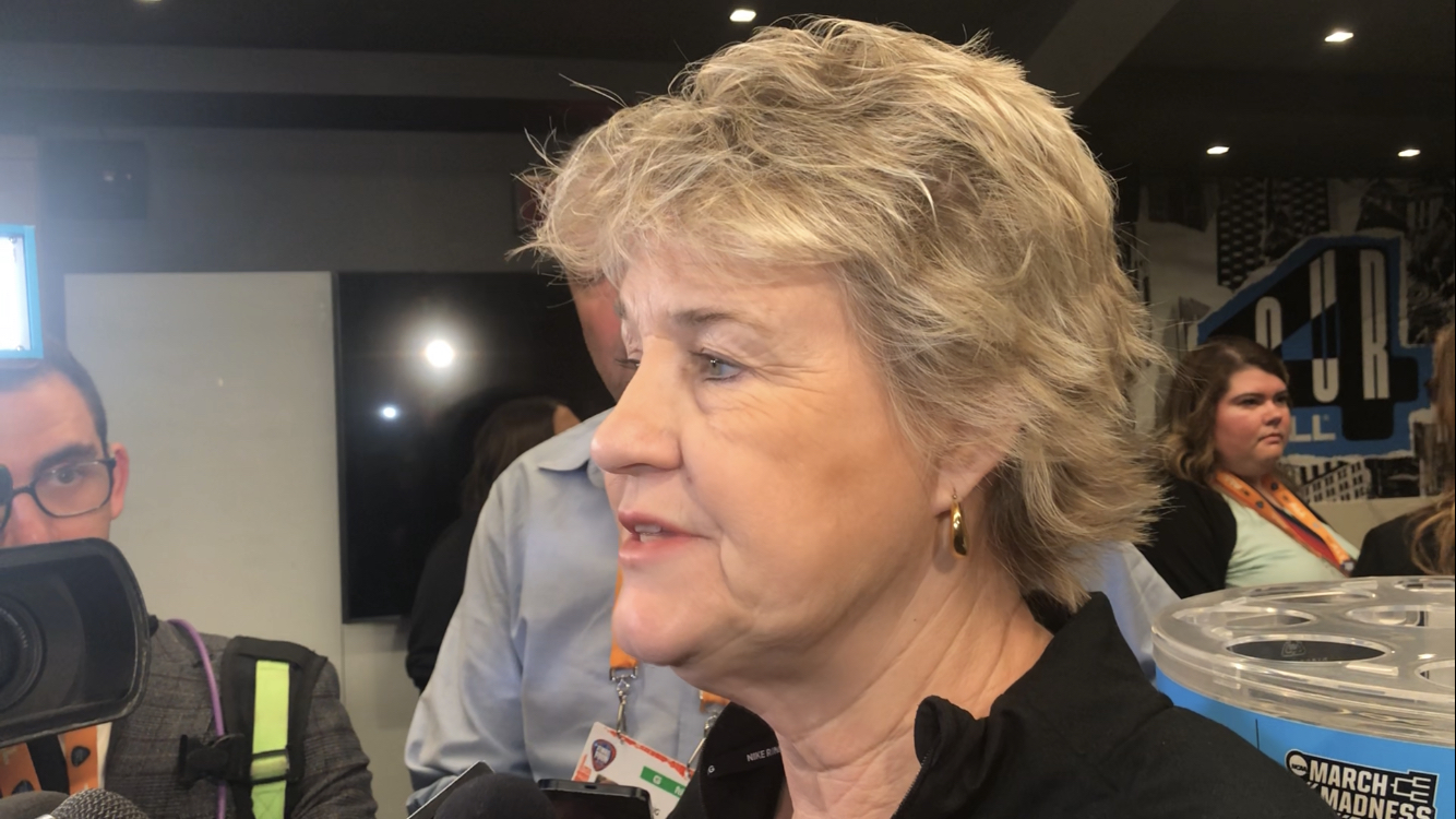 Lisa Bluder previews their Final Four matchup against Connecticut