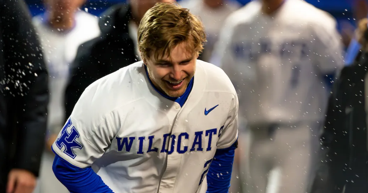 Kentucky takes down Alabama 6-2 to weekend with a victory