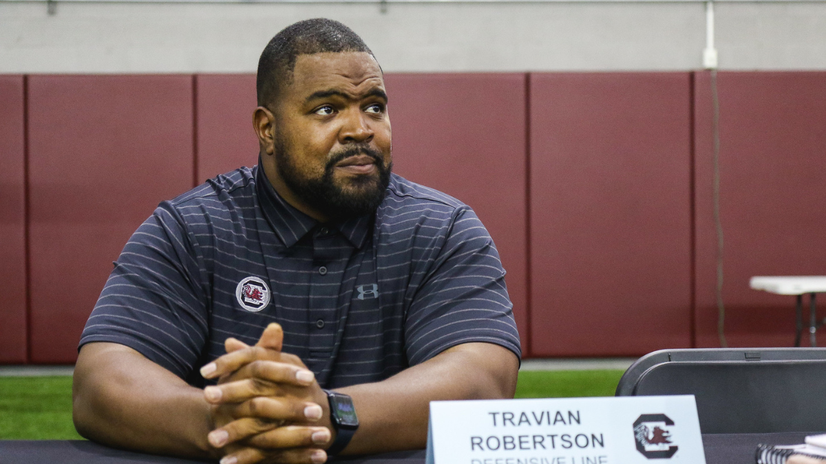 Defensive line coach Travian Robertson involved in car crash on Friday ...