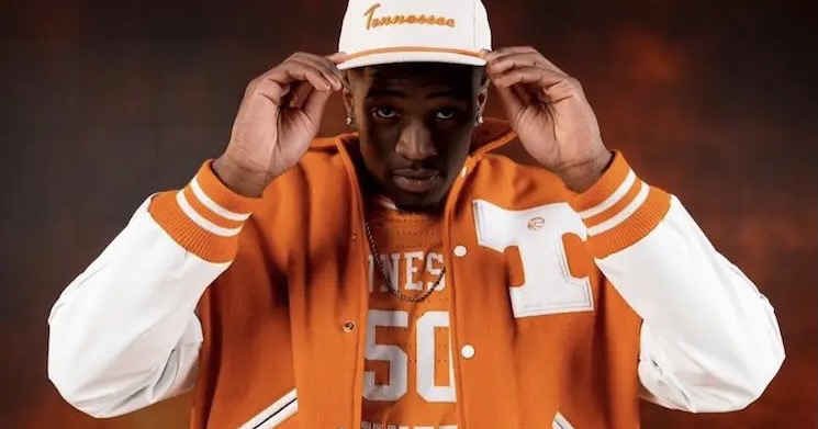 Four-star center Dewayne Brown commits to Tennessee Basketball