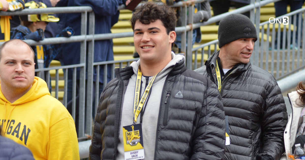 Four-star offensive lineman Avery Gach commits to Michigan