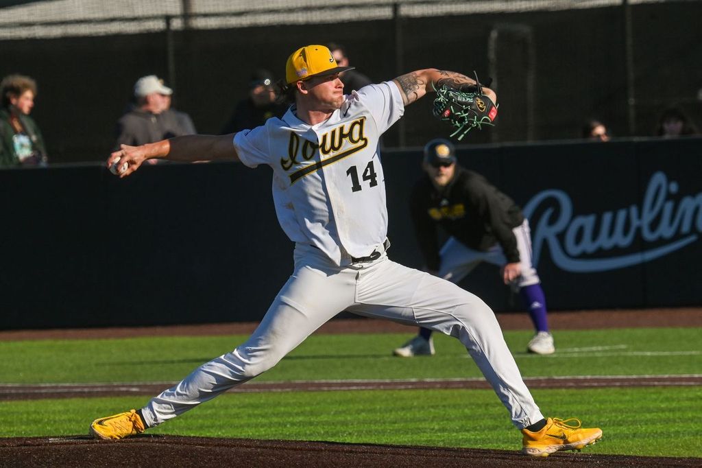 Brody Brecht dominates on the mound, Hawkeyes sweep Rutgers