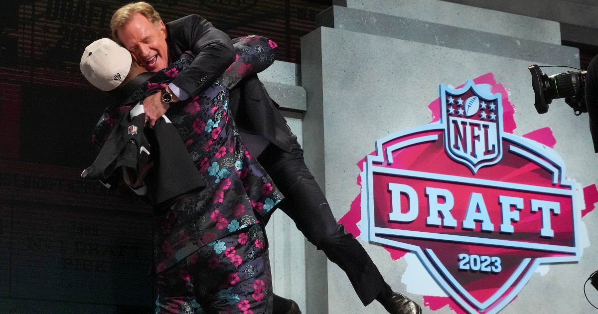 Adam Schefter: Roger Goodell is a ‘Draft-time decision’ for signature ...