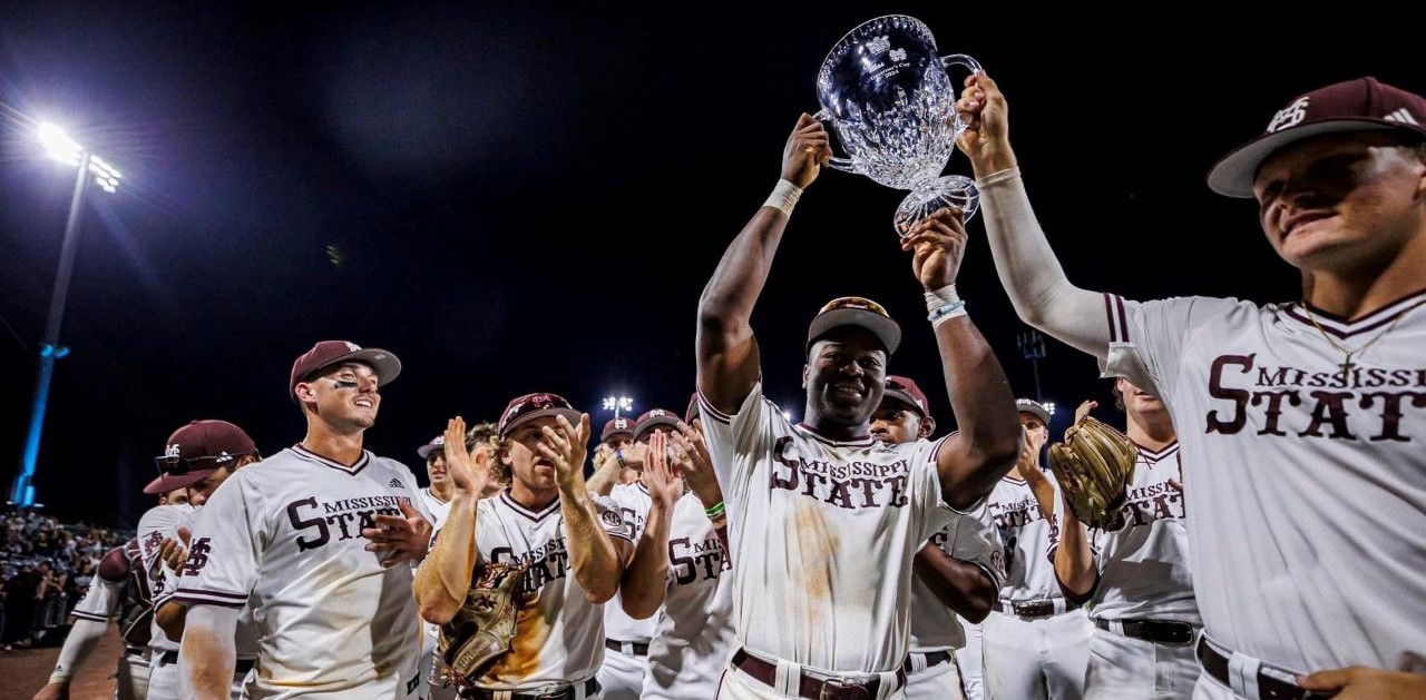 Red hot Diamond Dawgs get back to work with top 25 series at The Dude ...