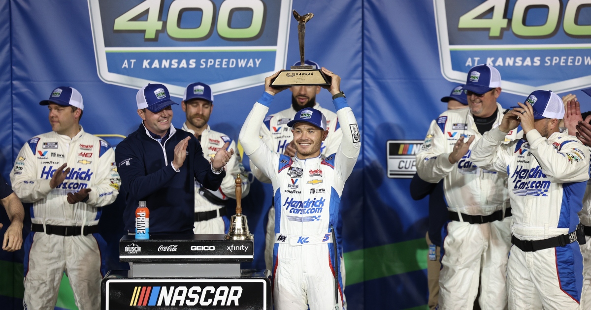 Kyle Larson drops epic Kentucky Derby tweet after incredible win over ...