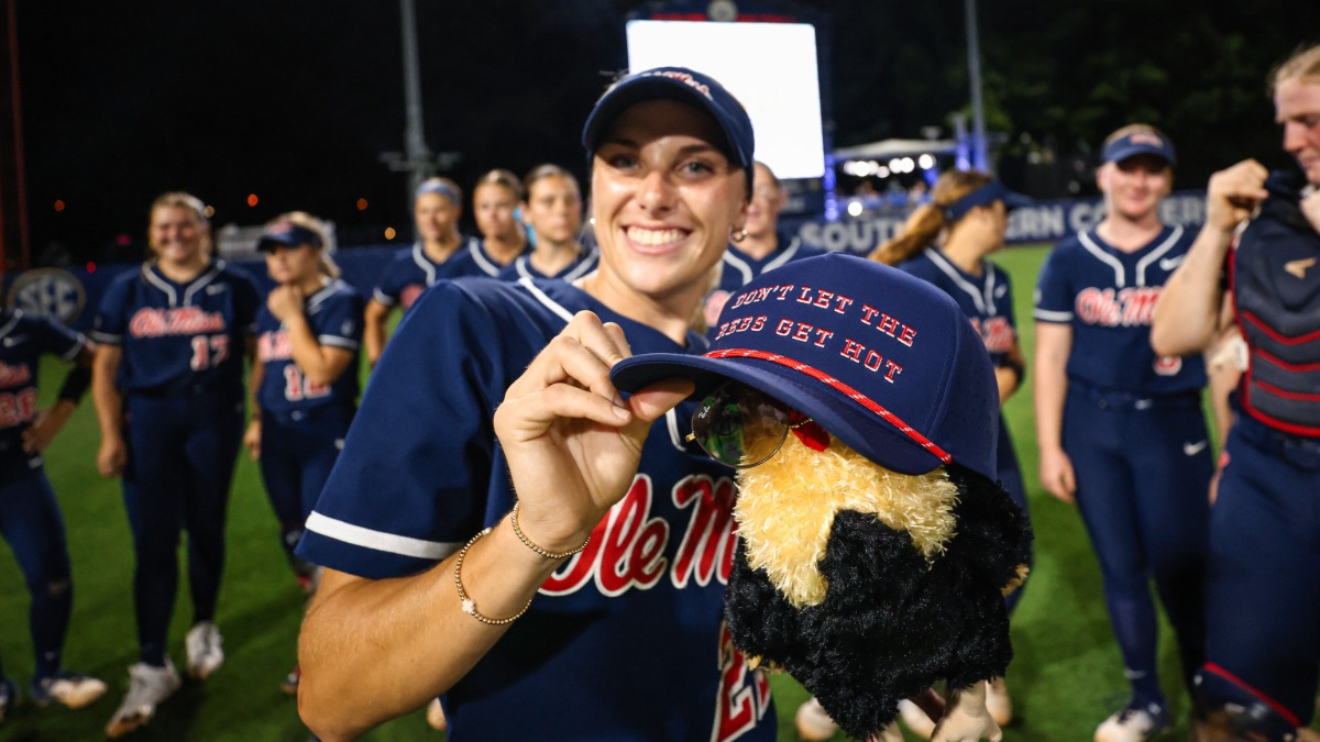 Ole Miss dominates Kentucky to advance at SEC Tournament