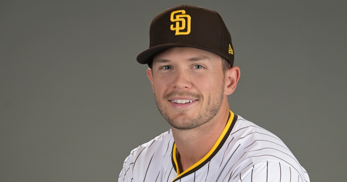 Arkansas baseball unveils Kevin Kopps bobblehead - On3