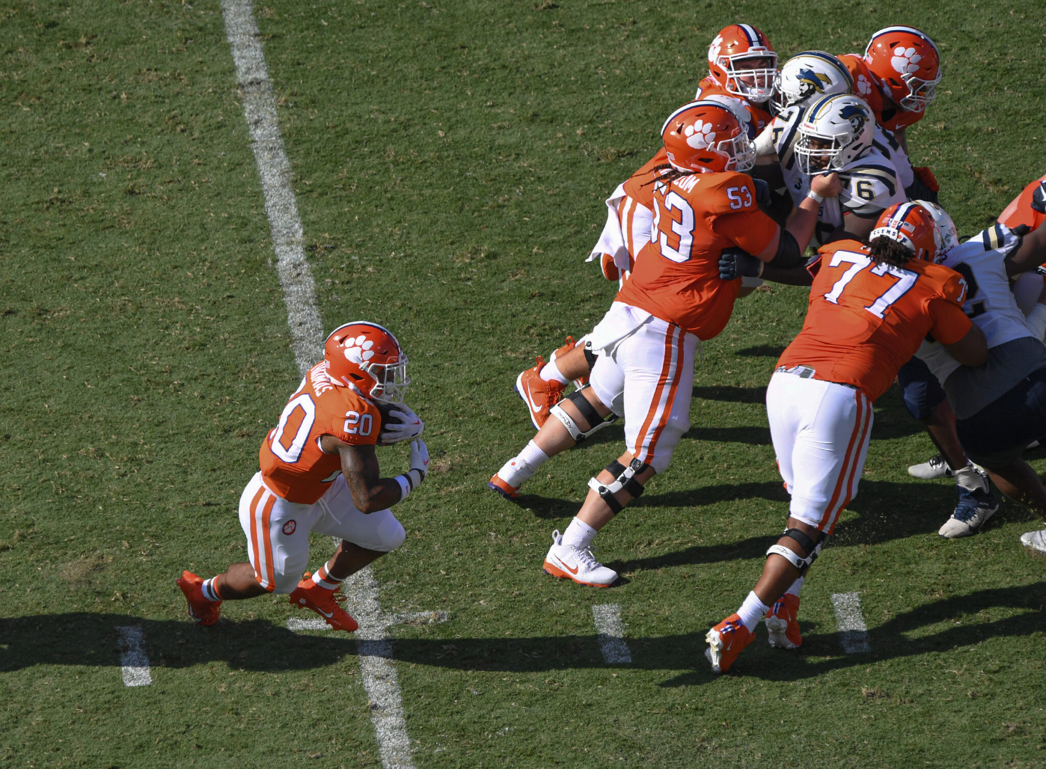 Ole Miss adds former Clemson running back Domonique Thomas