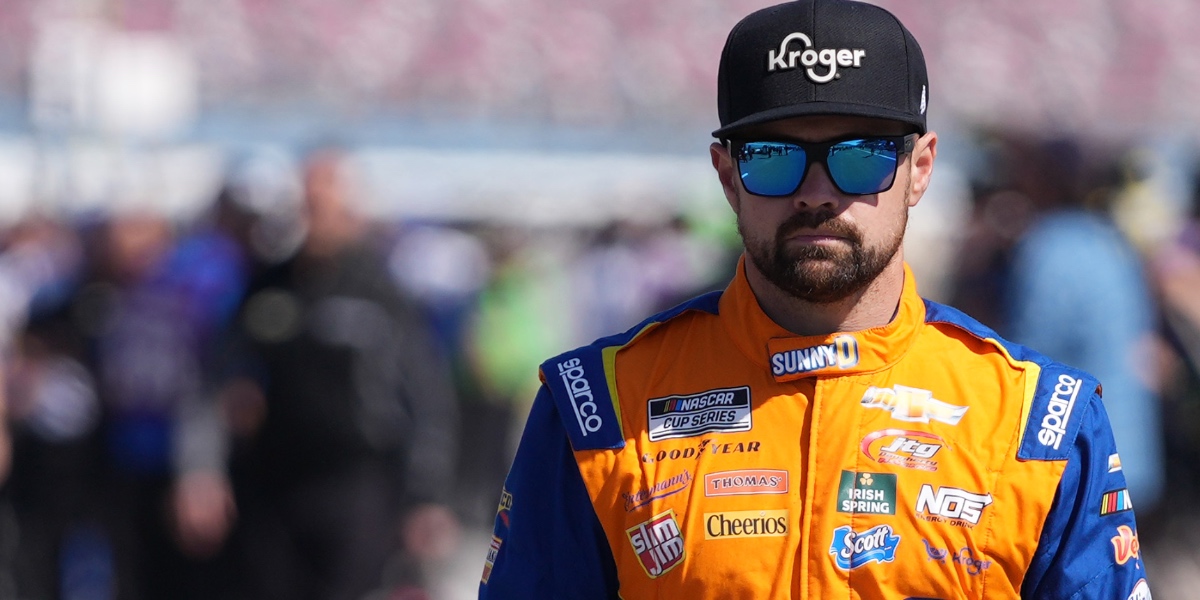 Ricky Stenhouse Jr. threatens to wreck Kyle Busch at Charlotte in Coca ...