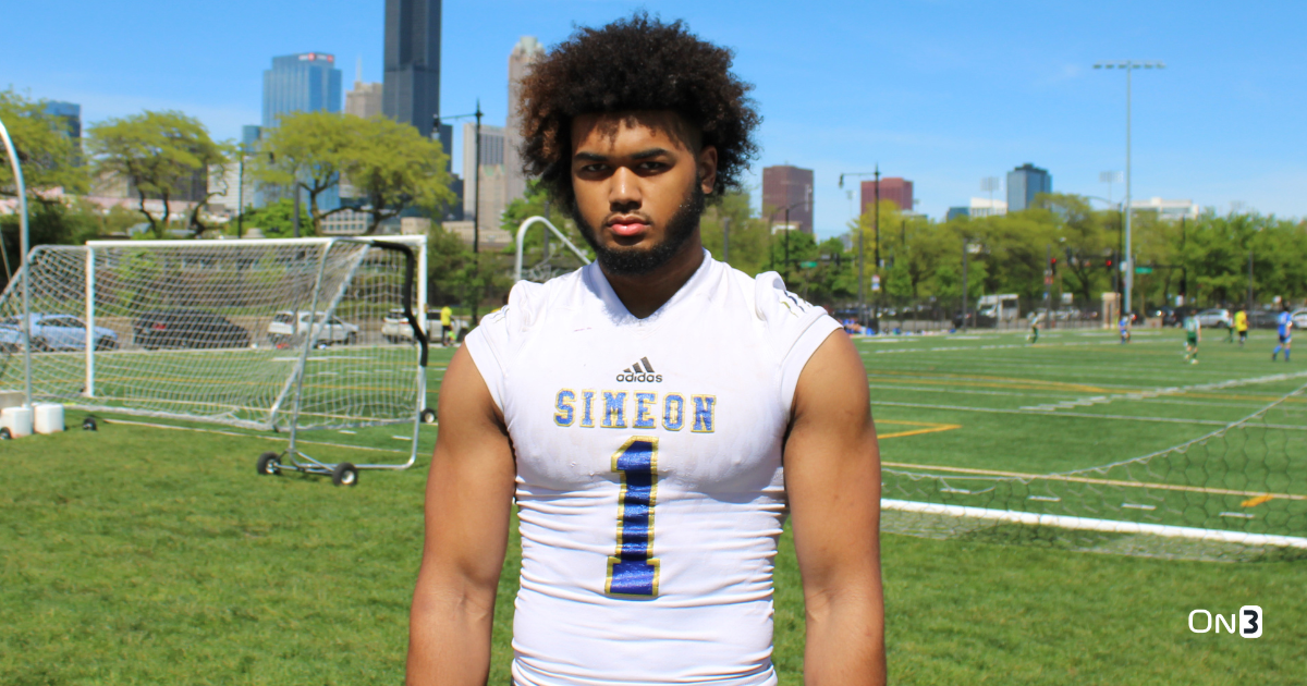 Notre Dame's Marcus Freeman checking on elite Chicago DL