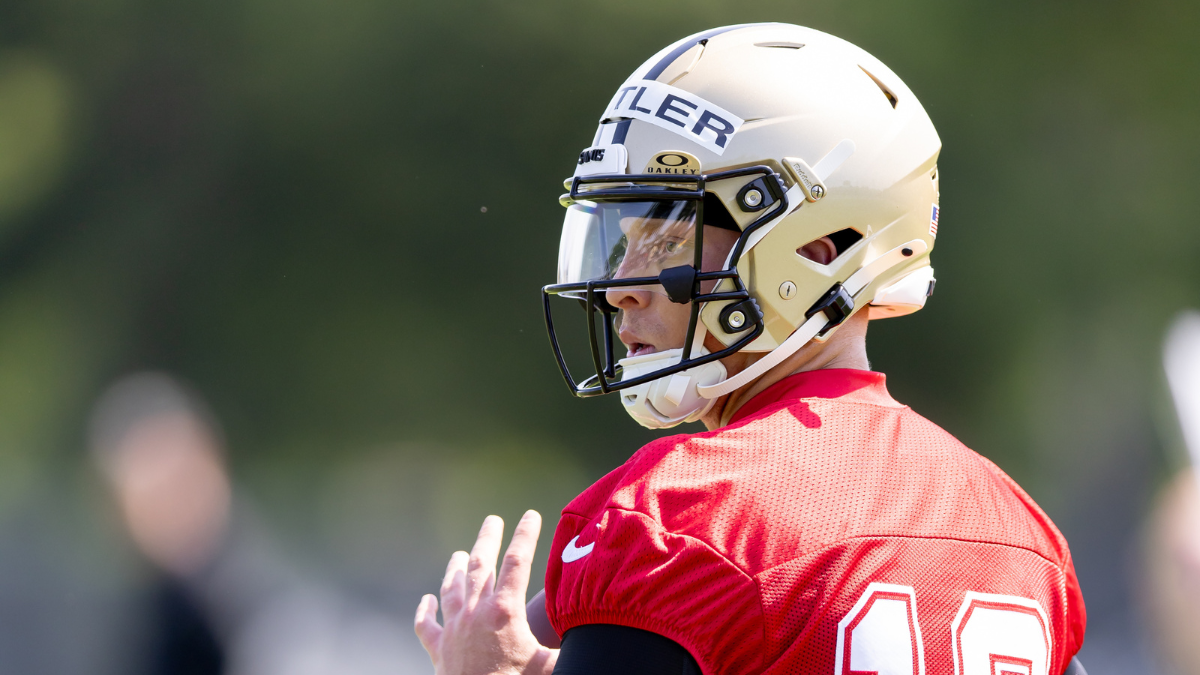 Saints veteran quarterback Derek Carr praises Spencer Rattler for ...