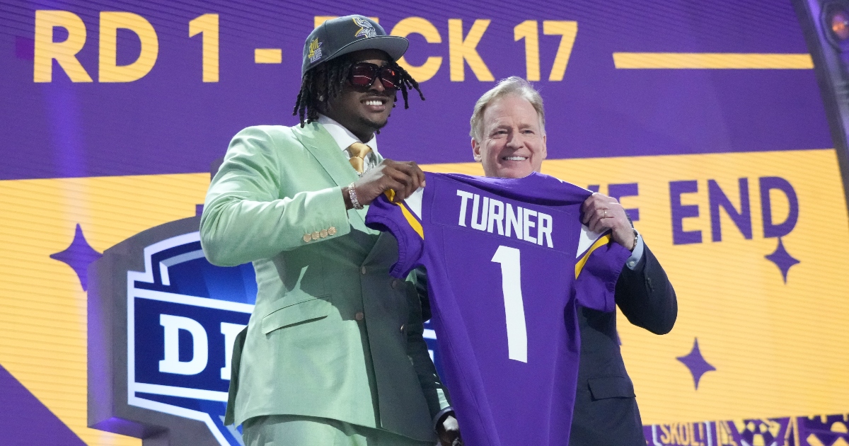 Minnesota Vikings officially sign Dallas Turner ahead of training camp ...