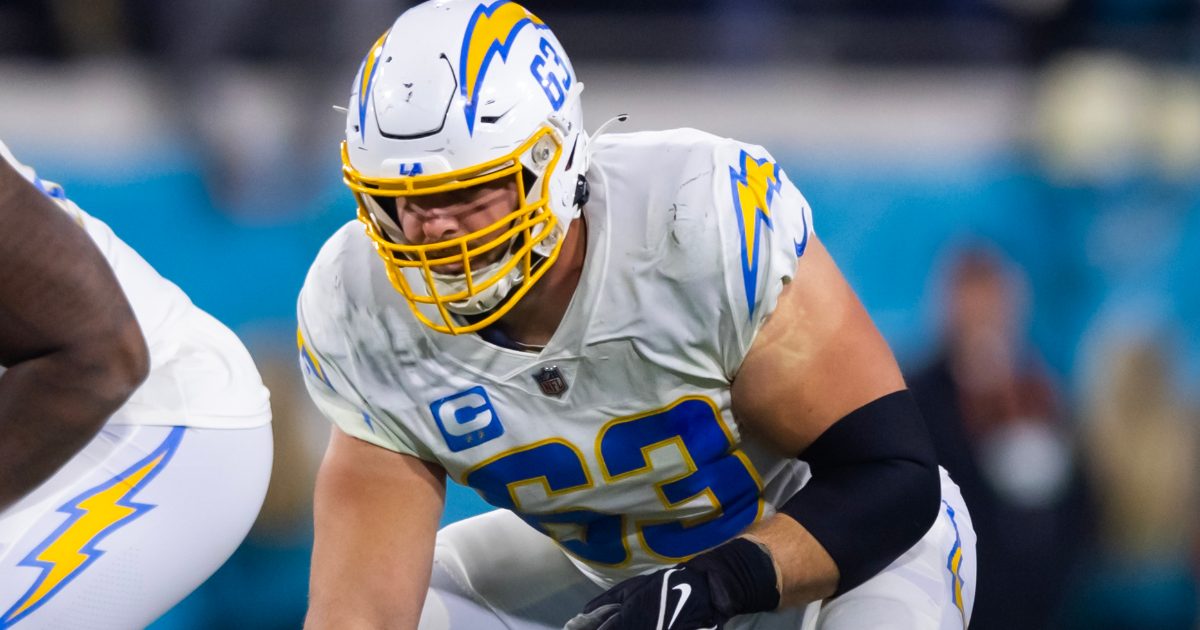Chargers release center Corey Linsley ahead of retirement