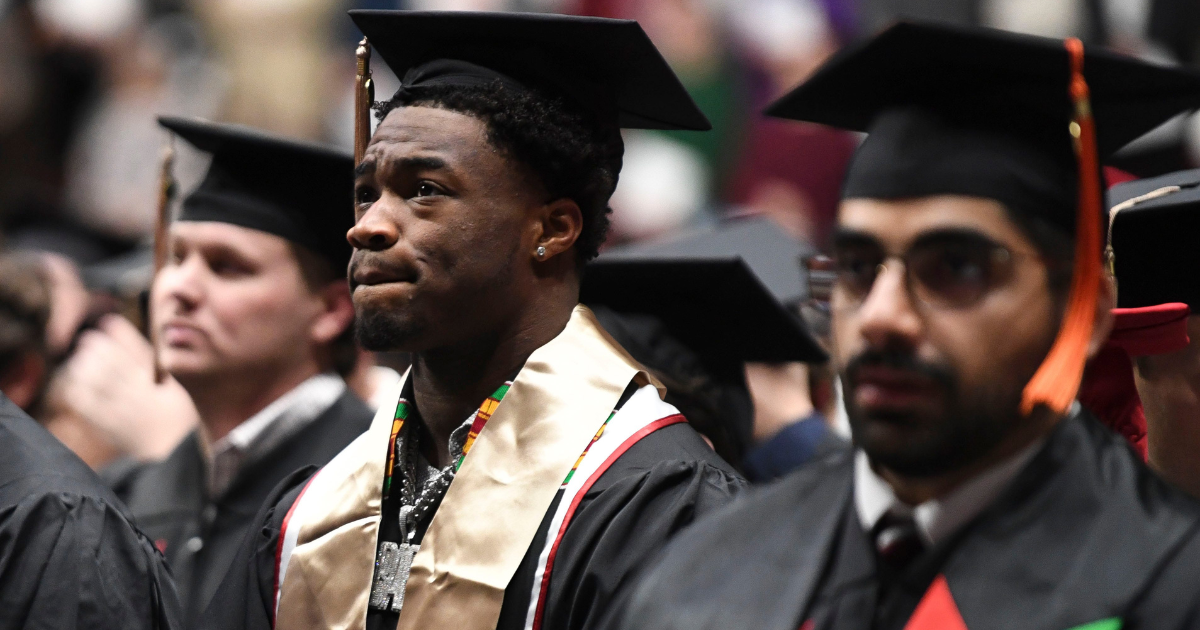 Fourteen football players among Alabama's 35 winter graduates