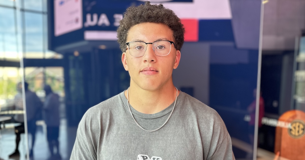 No. 6 TE Kaleb Edwards returns to Auburn