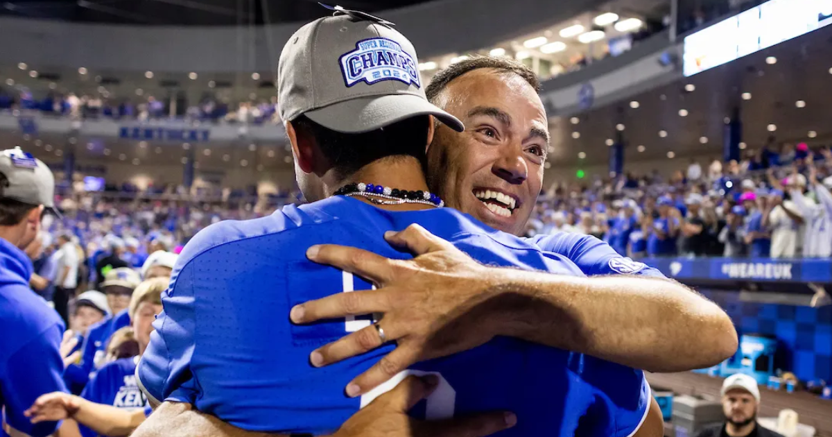 Kentucky's Mingione named Coach of the Year, Lopez named Second Team ...