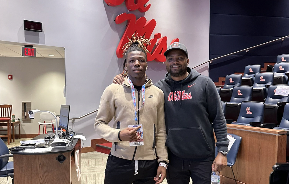 Three-star WR Ti Mims names two leaders ahead of busy summer