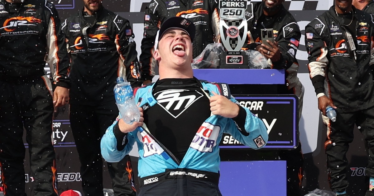 Riley Herbst clowns Sam Mayer for 'Superman' celebration after Iowa ...