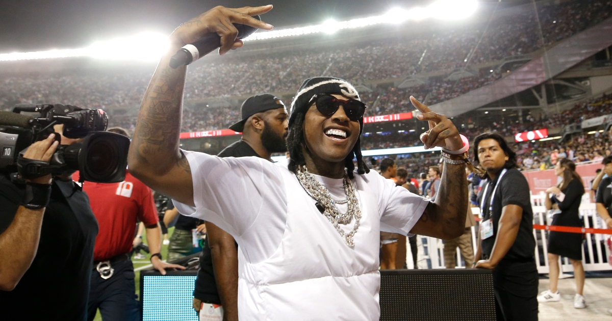 Lil Durk visits Chicago Sky locker room following win over Indiana ...