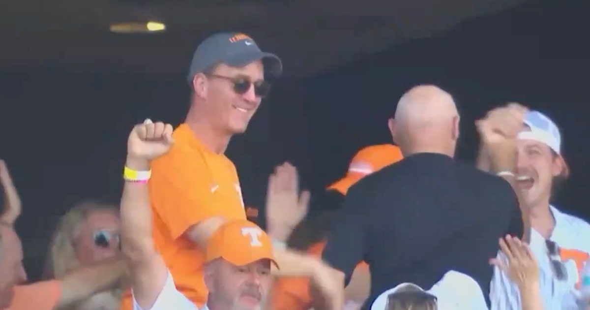 Peyton Manning, Morgan Wallen hilariously celebrate Christian Moore CWS finals lead-off home run ...