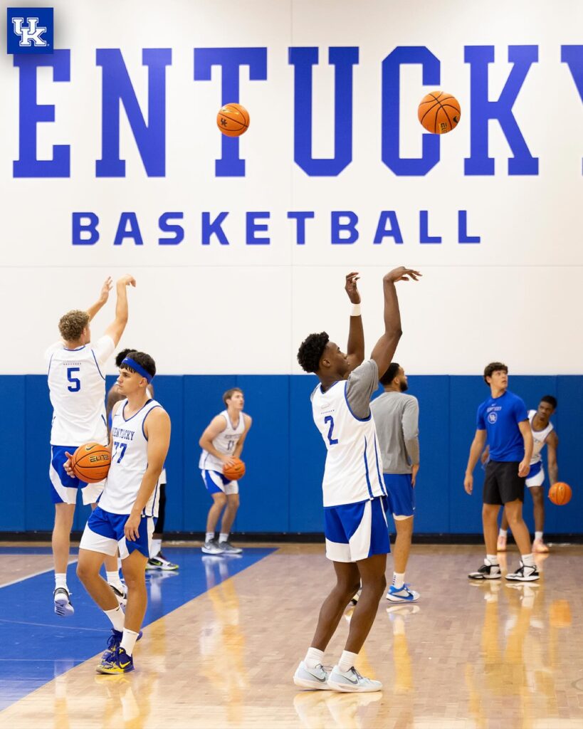 WATCH: Kentucky practices against La Familia at the Joe Craft Center - On3