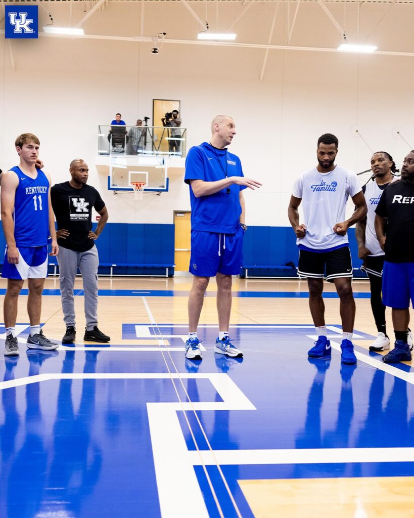WATCH: Kentucky practices against La Familia at the Joe Craft Center - On3
